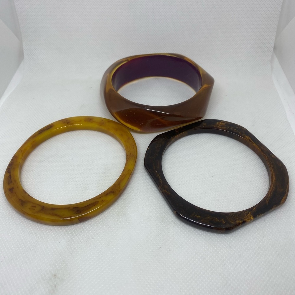 1950-60s Bangle Bracelet Bakelite? Vintage Jewelry - Gem